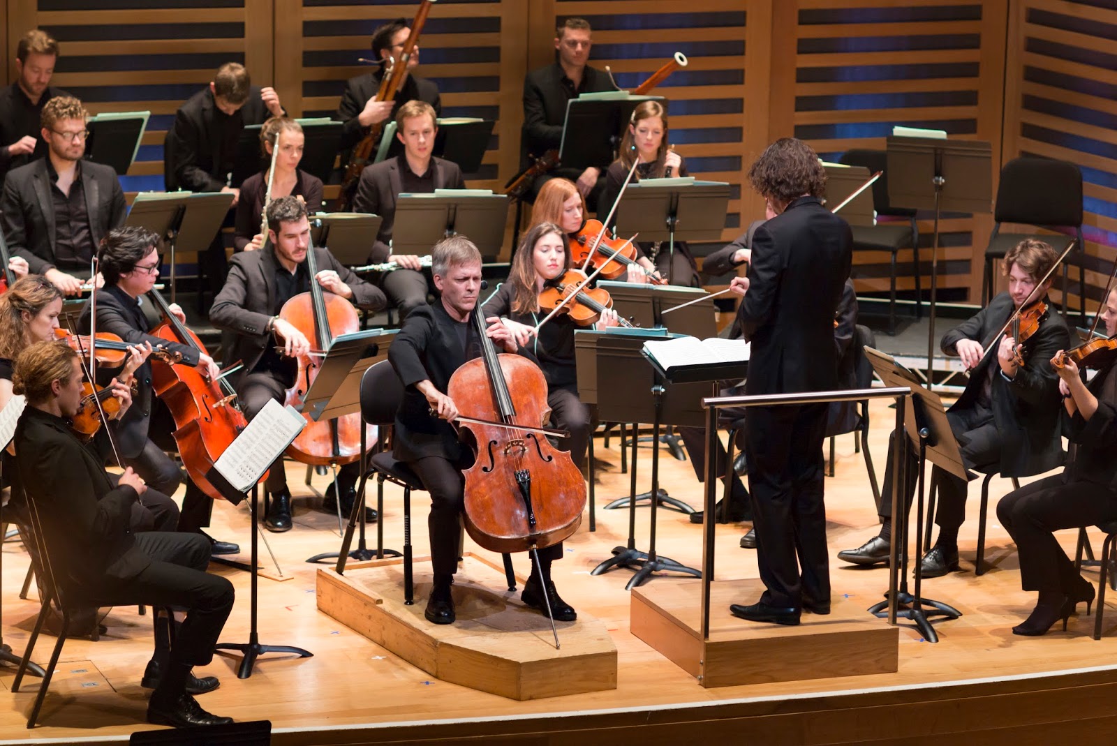 Planet Hugill: A feast of cello playing: Alban Gerhardt & the Aurora ...