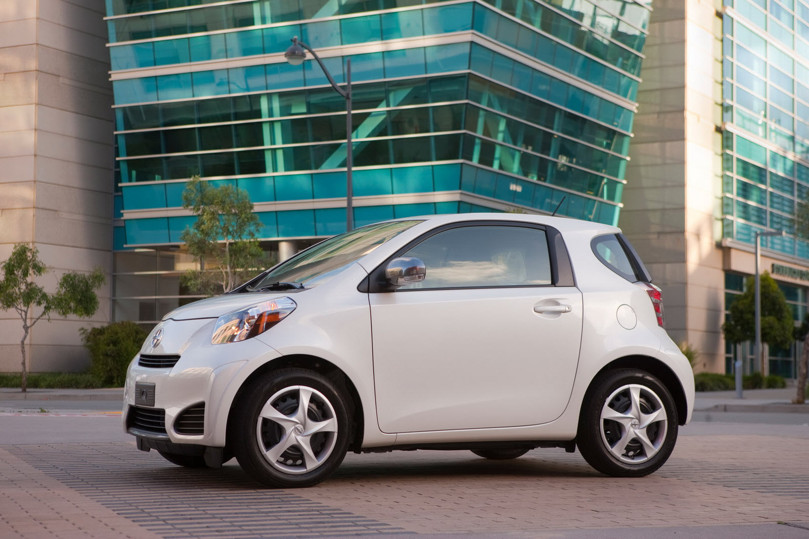 2012 Scion iQ : Premium micro-subcompact is world’s smallest four ...