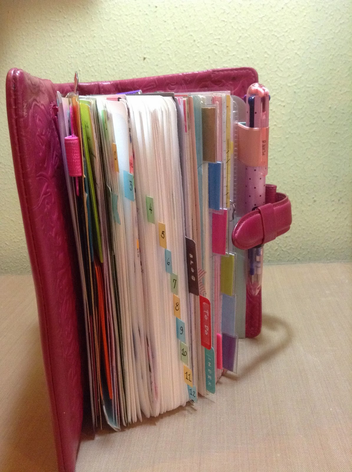 The Storage Studio: Filofax Fluoro Pink Original vs. Filofax Rose Baroque
