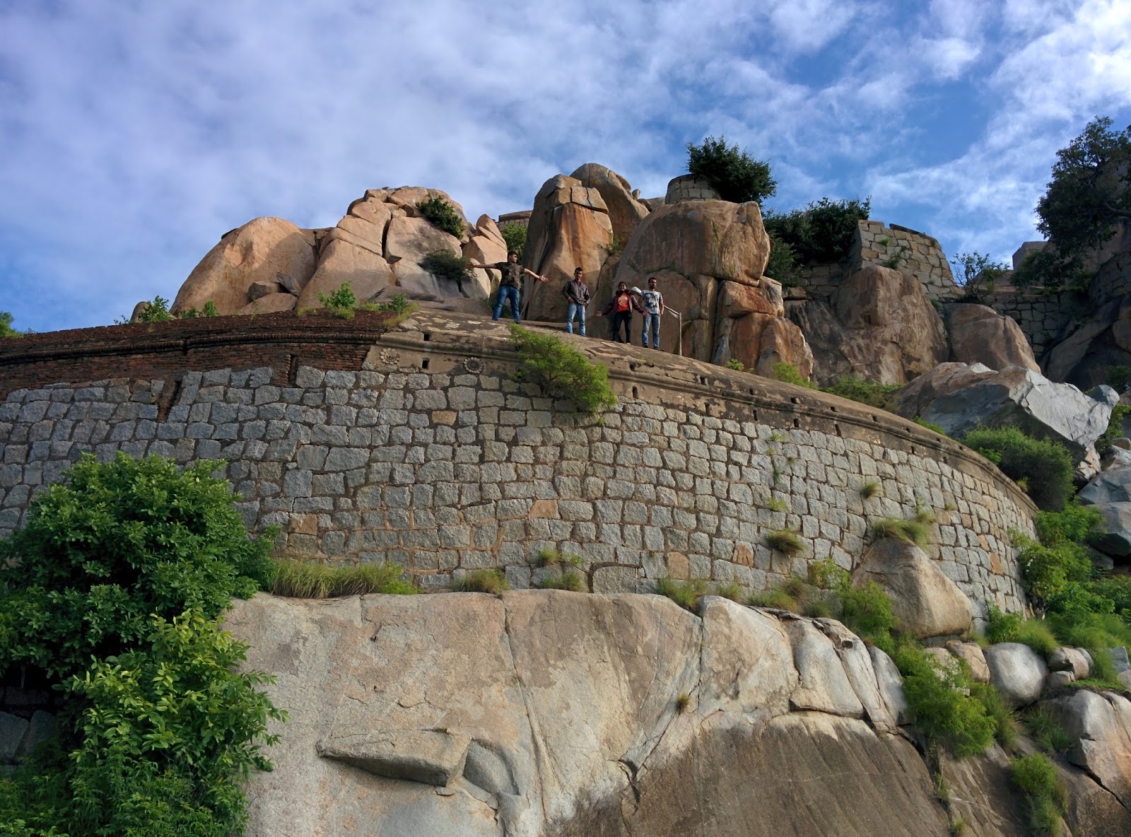 The Travel Reminiscenes: Gudibanda Fort Alias Surasadmagiri Hill