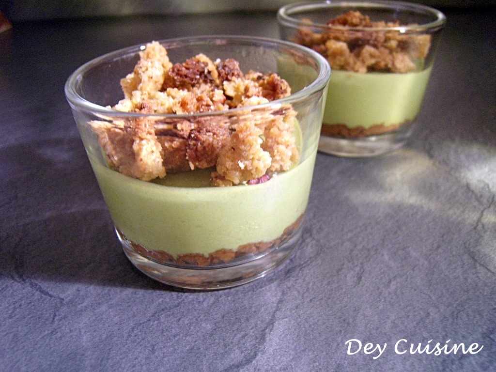 Dey cuisine: Verrines croustillant praliné, bavarois pistache & crumble ...