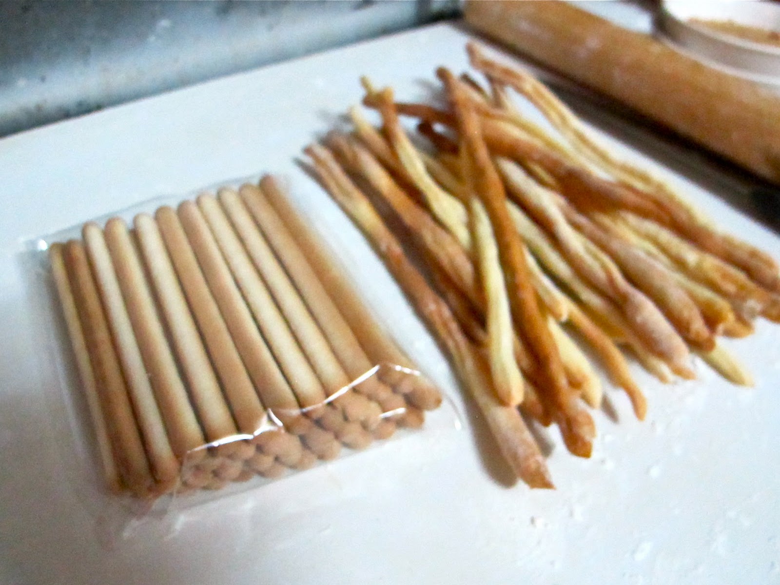 Knifing Forking Spooning: Homemade Pepero/Pocky Sticks