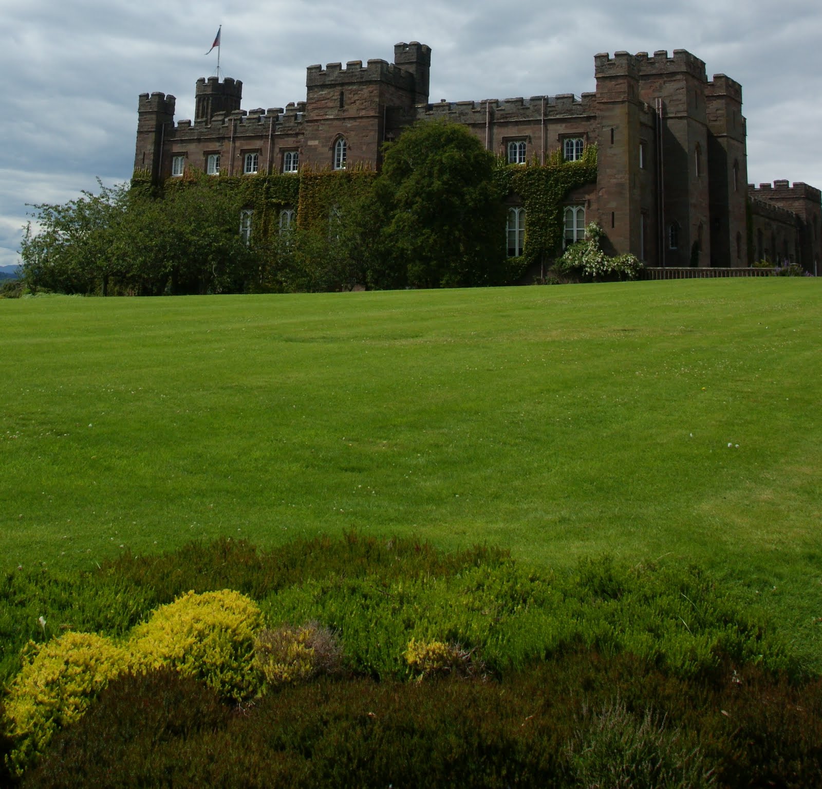 Tour Scotland: Tour Scotland Photographs Scone Palace Perthshire July 19th