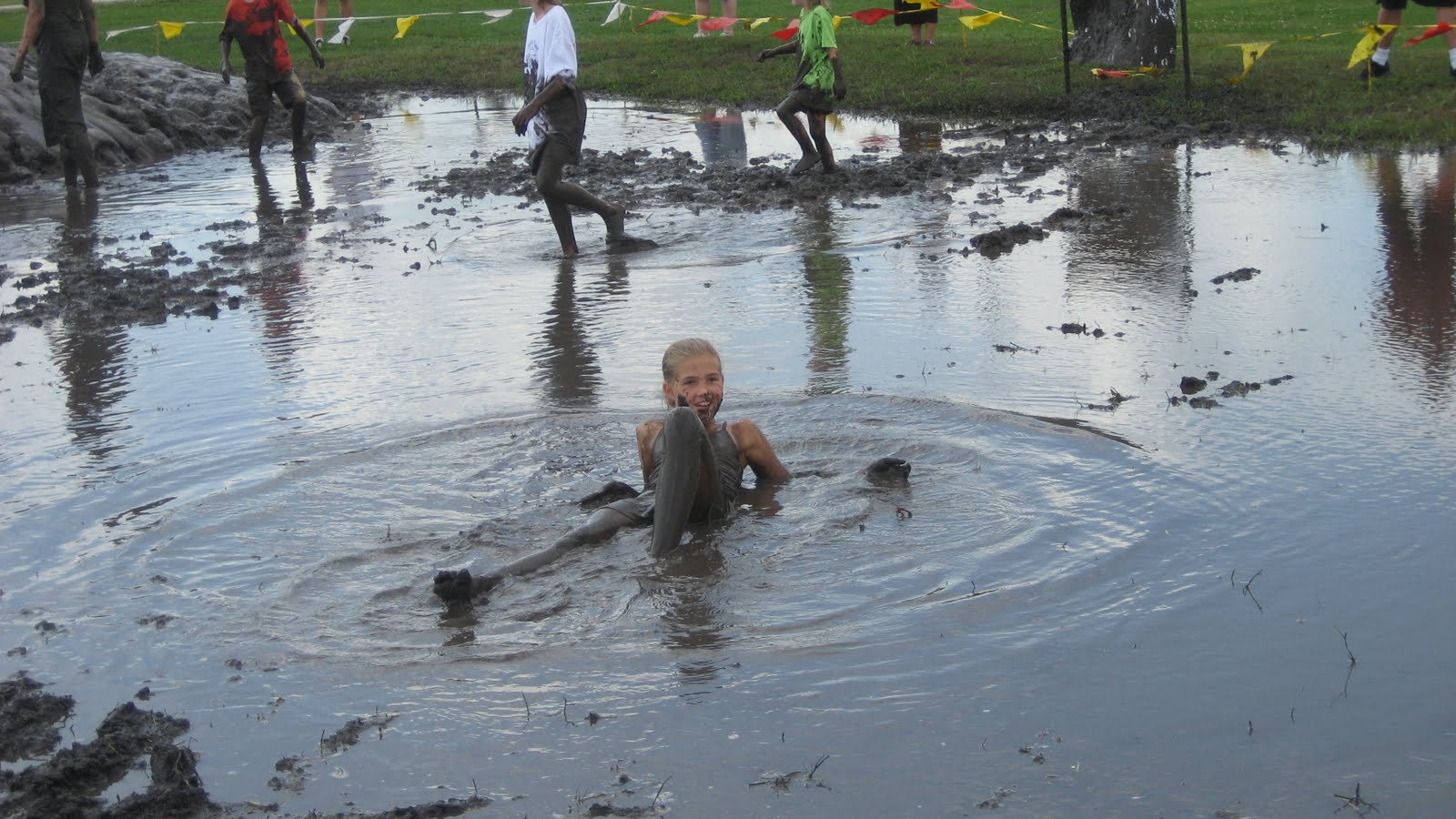 Come Sit By The Fire: PIG PEN Mud Fight Sat 8-27.2011