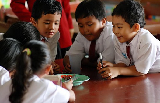 Cara Jitu Mengatasi Anak ( Siswa ) Pemalu di sekolah | Blog Sunadinata Cara Jitu Mengatasi Anak ( Siswa ) Pemalu di sekolah | Blog Sunadinata