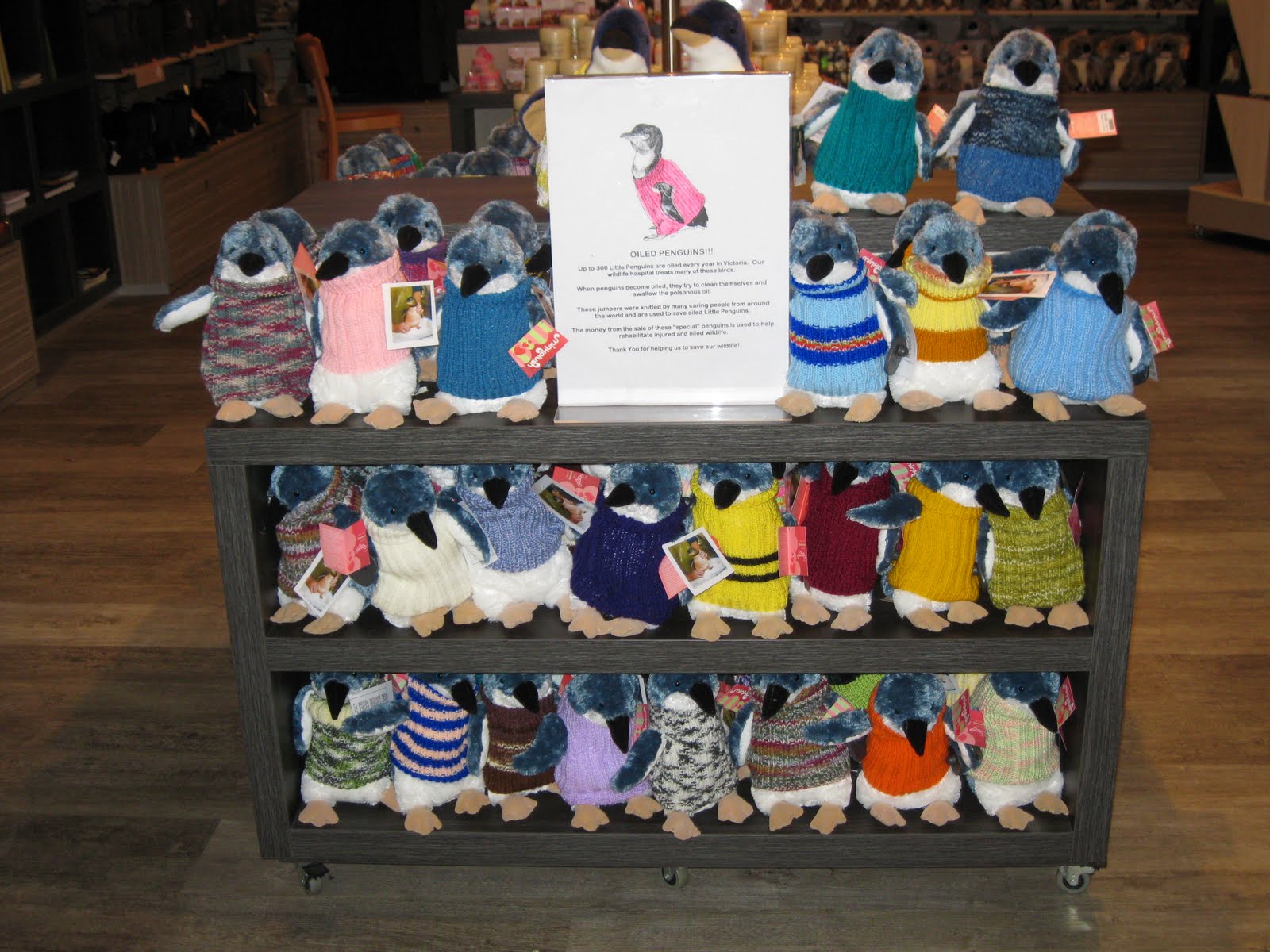 Robin's Double Life: Knitting 'jumpers' for oiled penguins