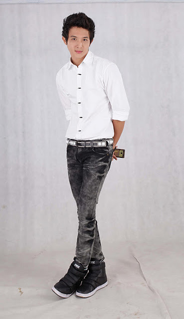 Model Kaung Pyae's Colorful Fashion Photos