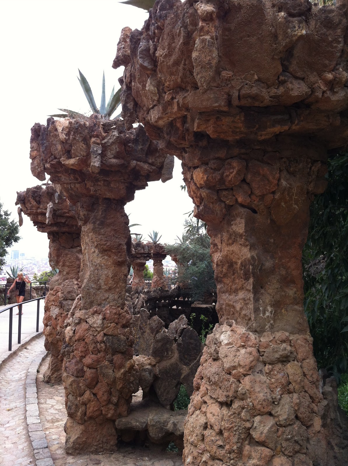 wacky tacky: Say Howdy to Gaudi!