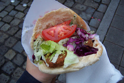 Jaydee's Food Central: FALAFEL ROLL