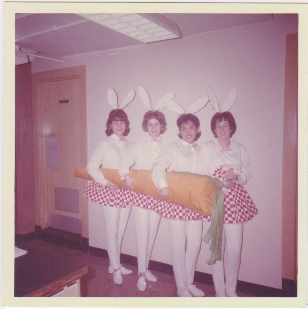 16 Wacky and Funny Vintage Easter Photos From Around the World ...