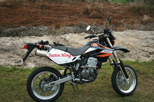 Reviews on - Bike, Cars, Gadgets & Travel.: Kawasaki D-Tracker review 2007