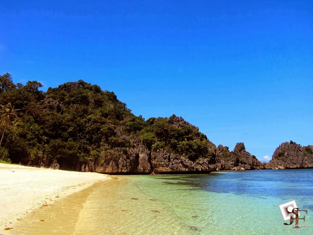 Gala La Travels: Adventures at Matukad Island (Caramoan Islands) ~ CAMSUR