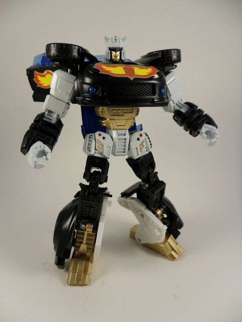 Transformers Custom World: July 2011