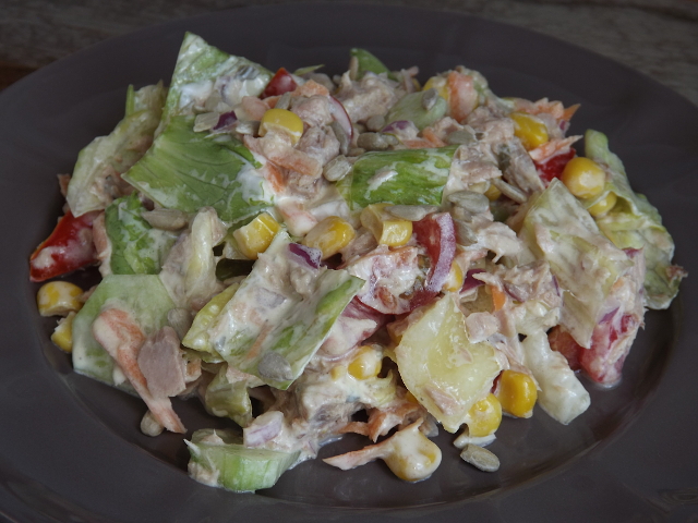 Kipróbált és bevált receptek ...: Tárkonyos tonhal saláta