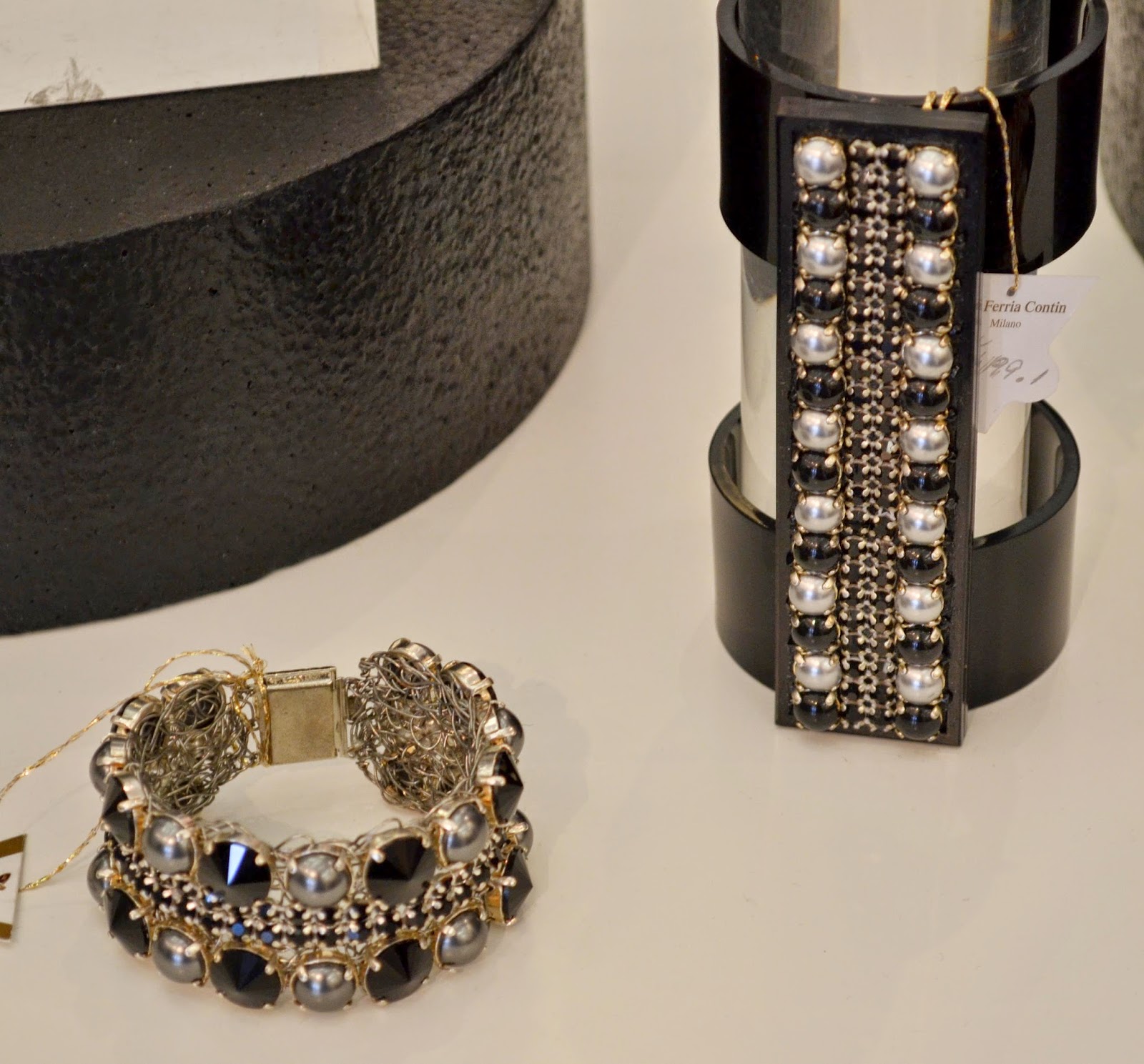 top & chic is...: White Gallery for Vitti Ferria Contin's presentation ...