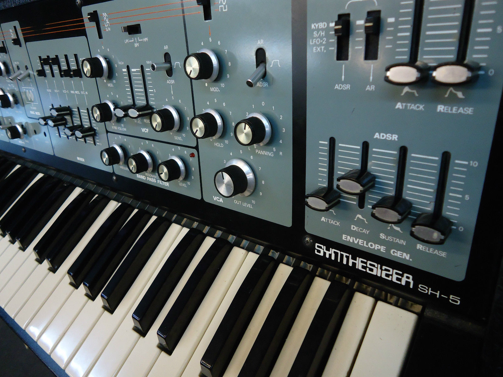 MATRIXSYNTH: ROLAND SH-5 CLASSIC VINTAGE ANALOG SYNTHESIZER