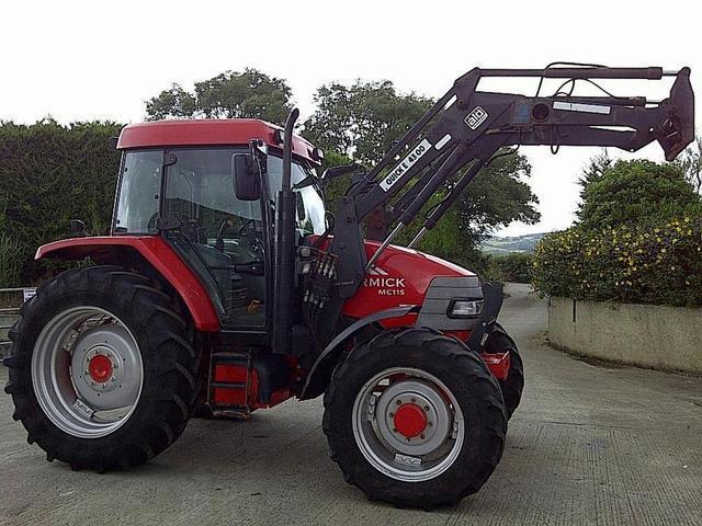 Tractor McCormick MC115 cu incarcator frontal Second-Hand 22000 Euro