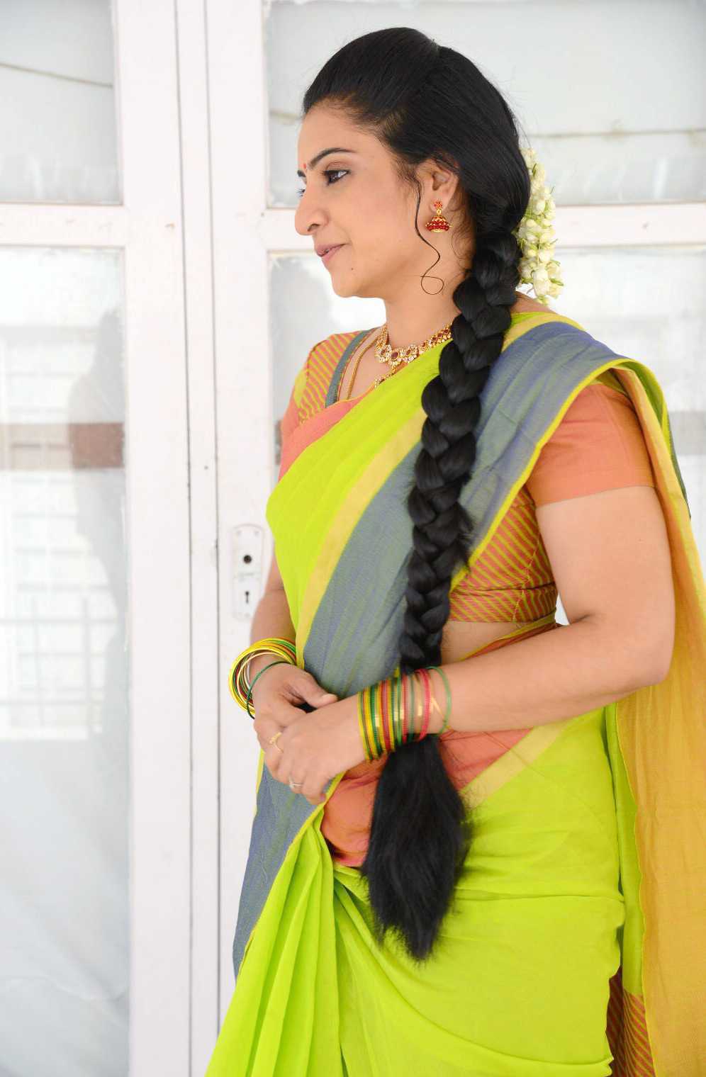 Sujitha Latest Glamourous Traditional Yellow Saree Spicy PhotoShoot ...