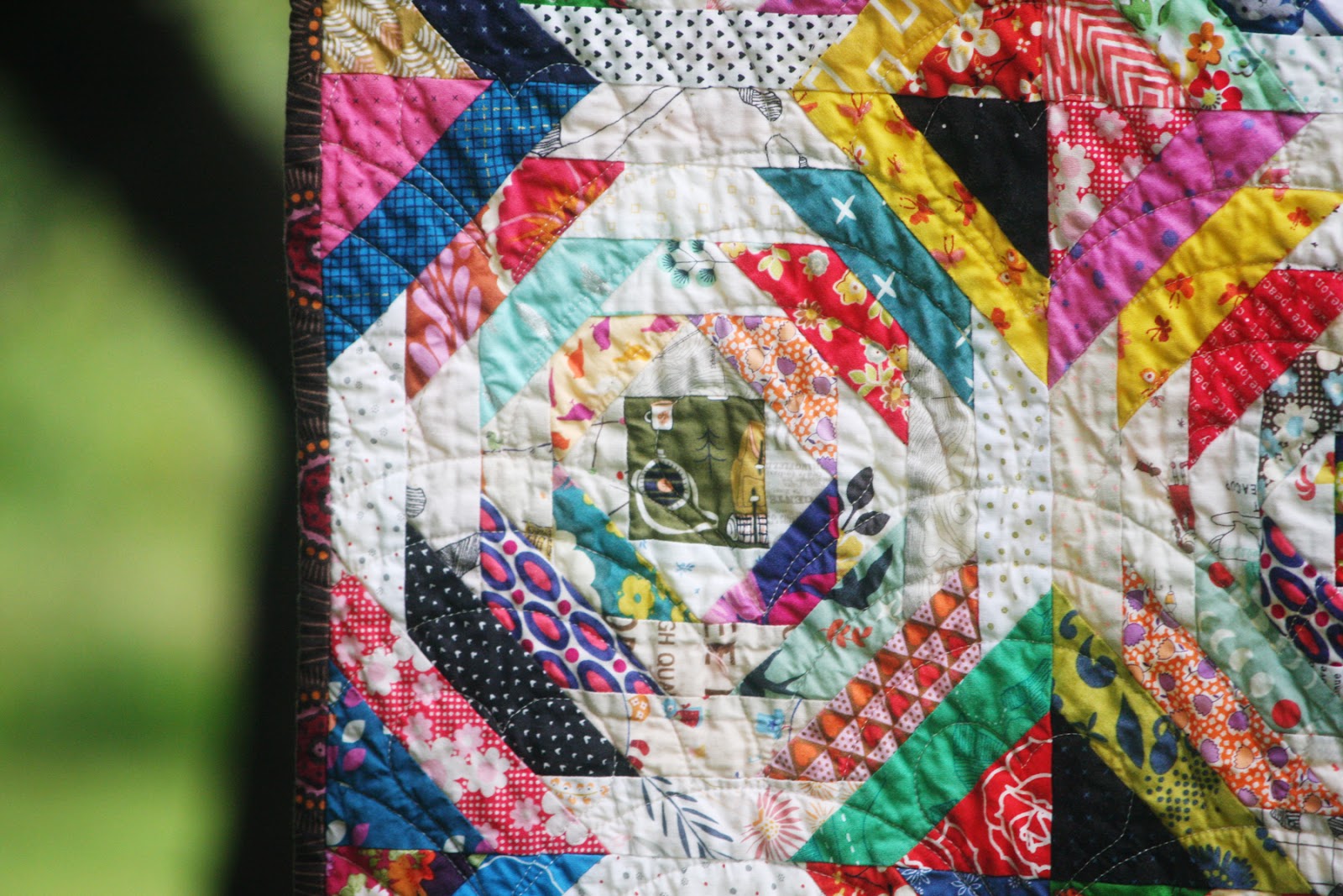 Old Red Barn Co.: Super Scrappy Pineapple Block Quilt
