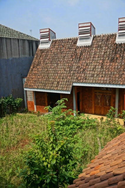 yu sing: rumah menara angin, bsd, tangerang.