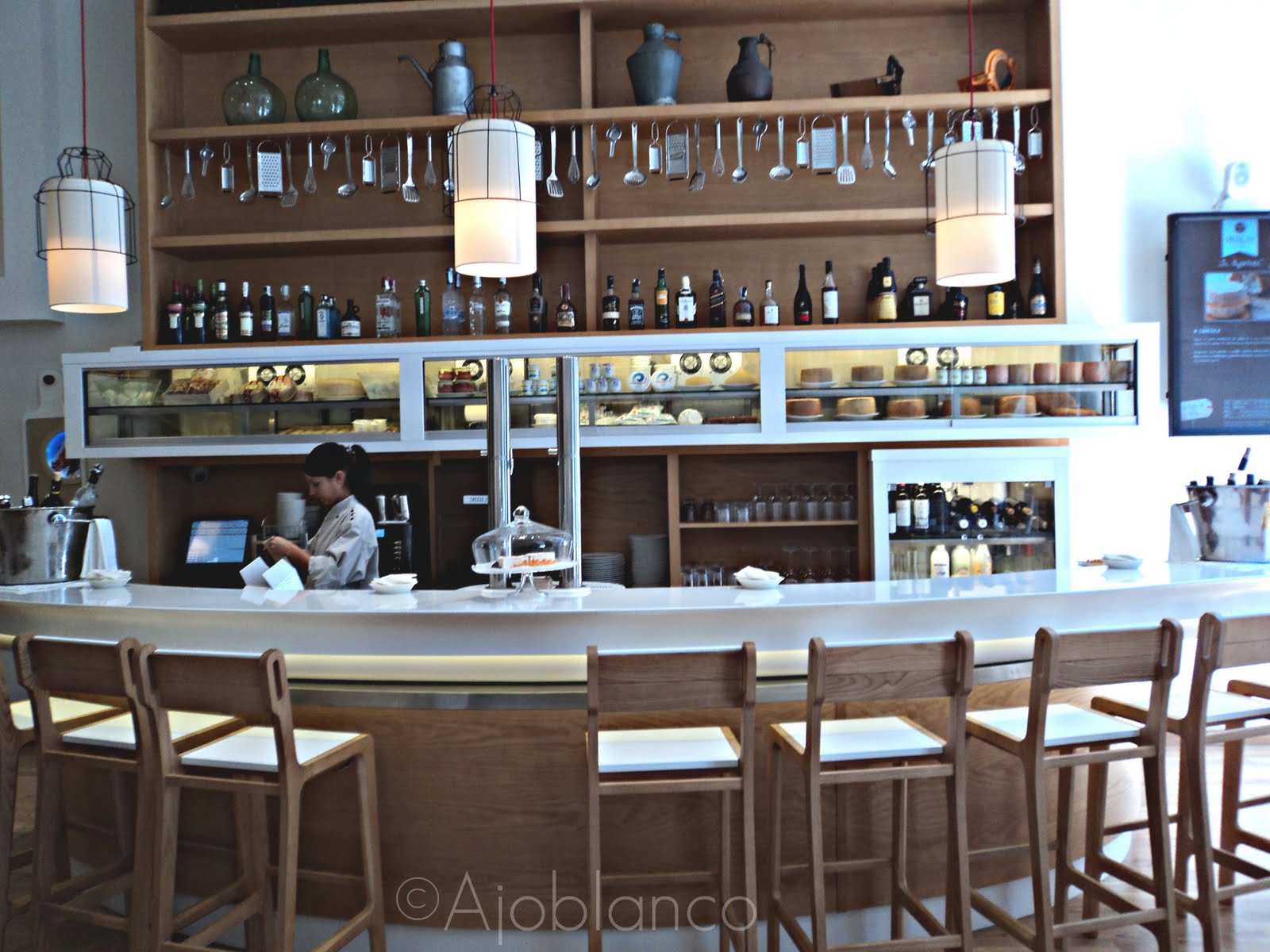 AJOBLANCOBLOG: Va de quesos, CHEESE BAR, el paraíso de los amantes del ...