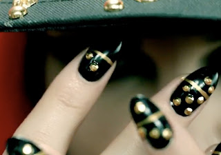 DeeNeotericStyle: Jessie J DOMINO Nails