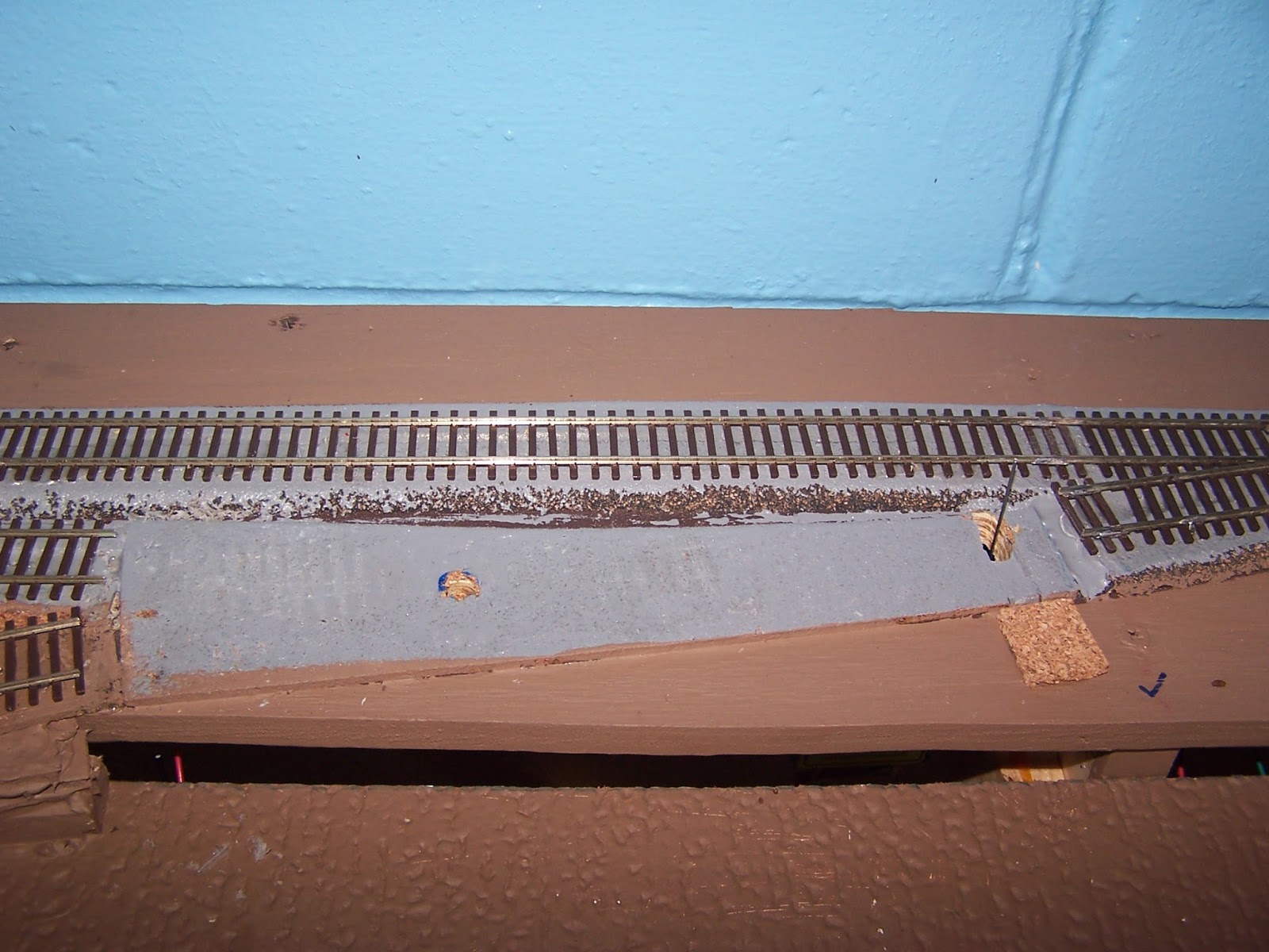 D & H "Colonie Main" layout: Damaged Micro Engineering switch