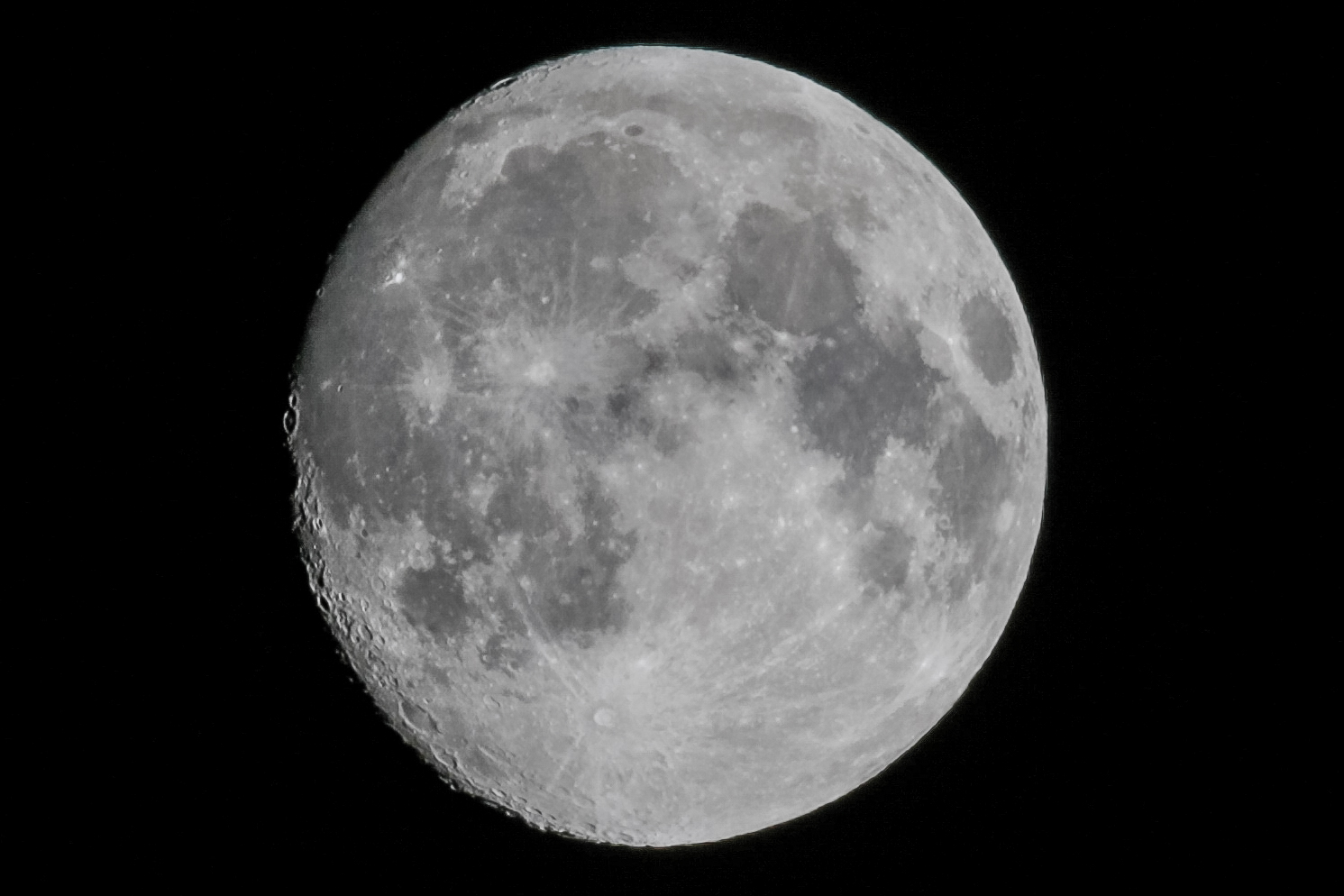 CrainPhoto: Shooting the Moon