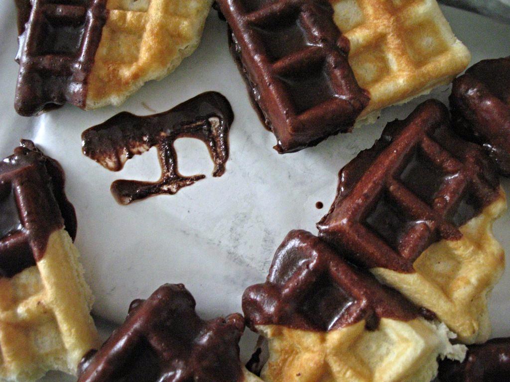 Icy Violet's Kitchen: Chocolate Dipped Waffles