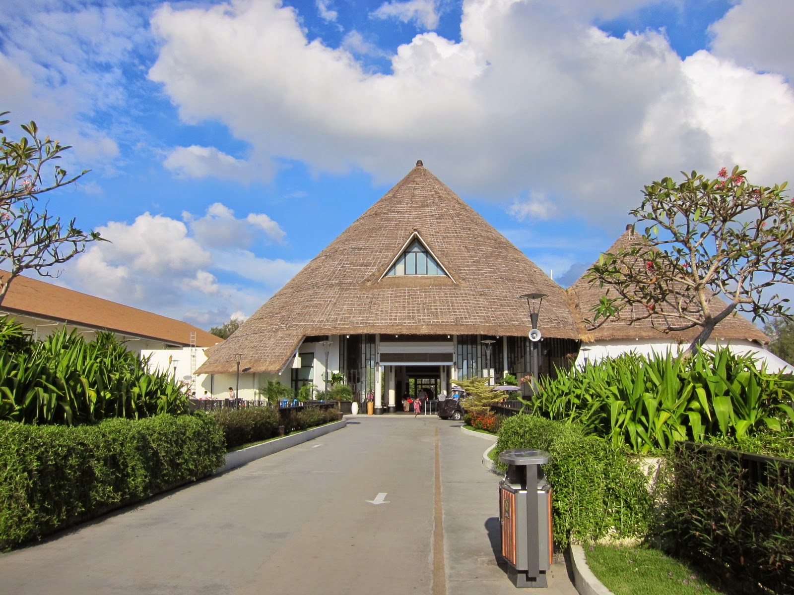 Nat The Travel Junkie: Avani Sepang Goldcoast Resort Review