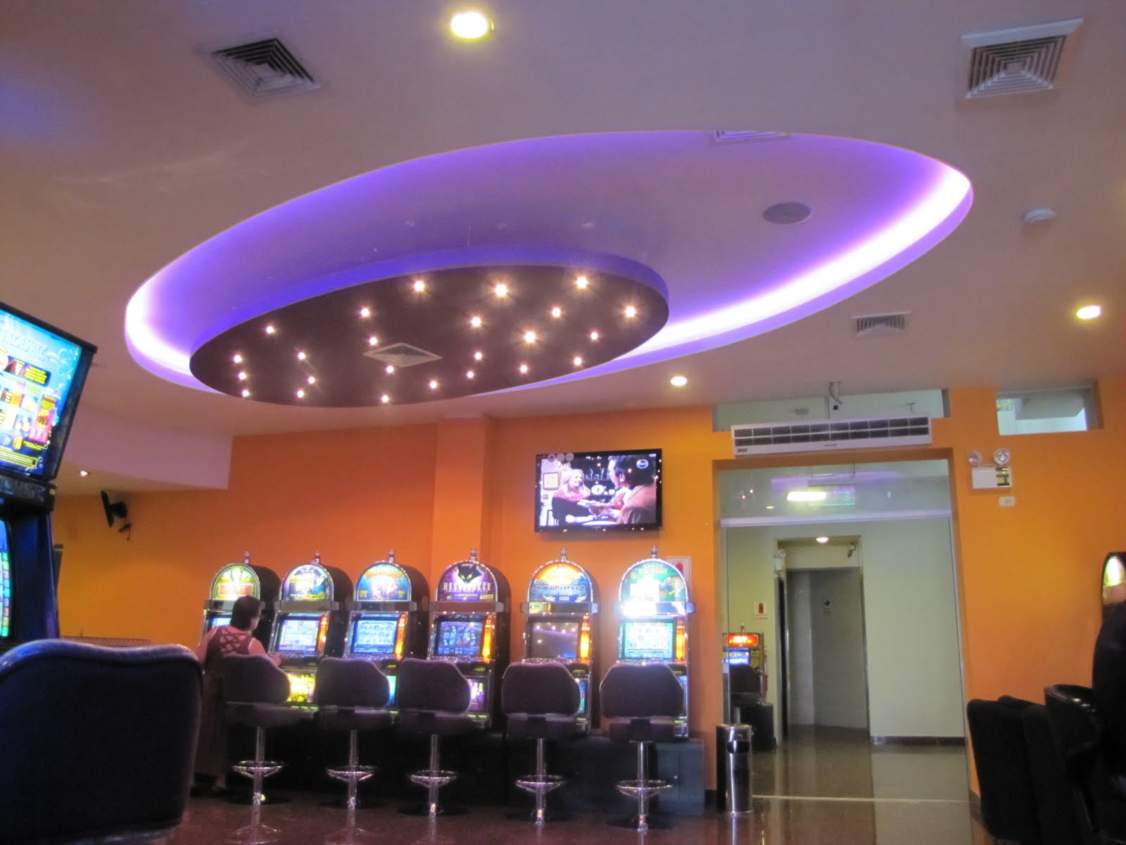 Iluminación LED en la Arquitectura y Decoración de espacios comerciales