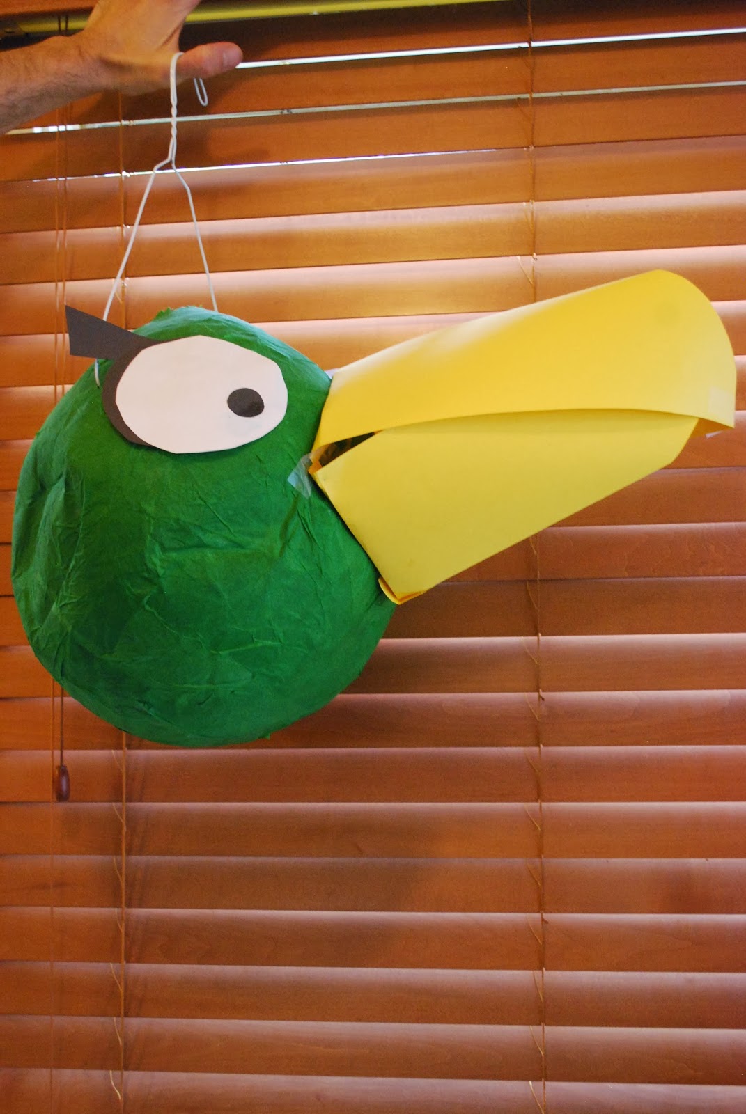 Mama Dirt: DIY Angry Bird Pinata