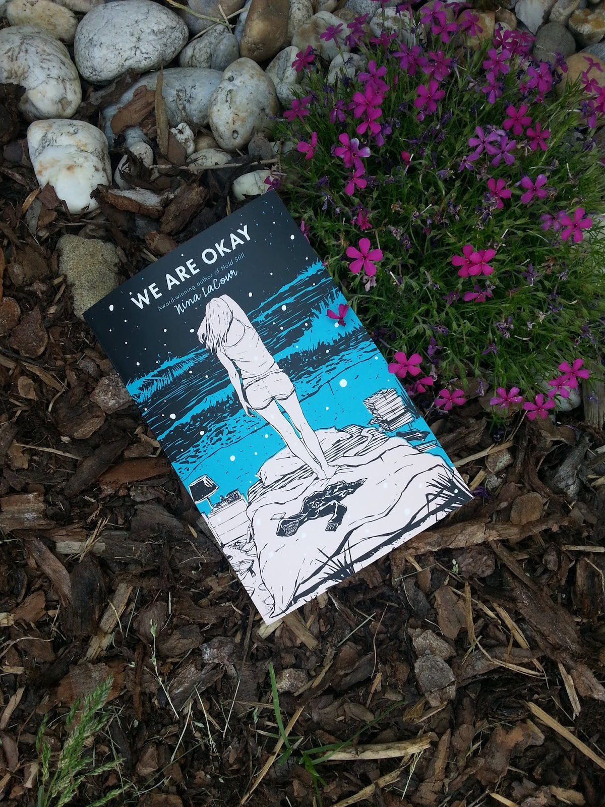 Říše Knihotání: Recenze na knihu We Are Okay