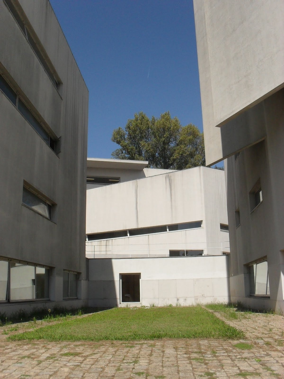 vivendo no porto: Andando pelo Porto e conhecendo a FAUP.