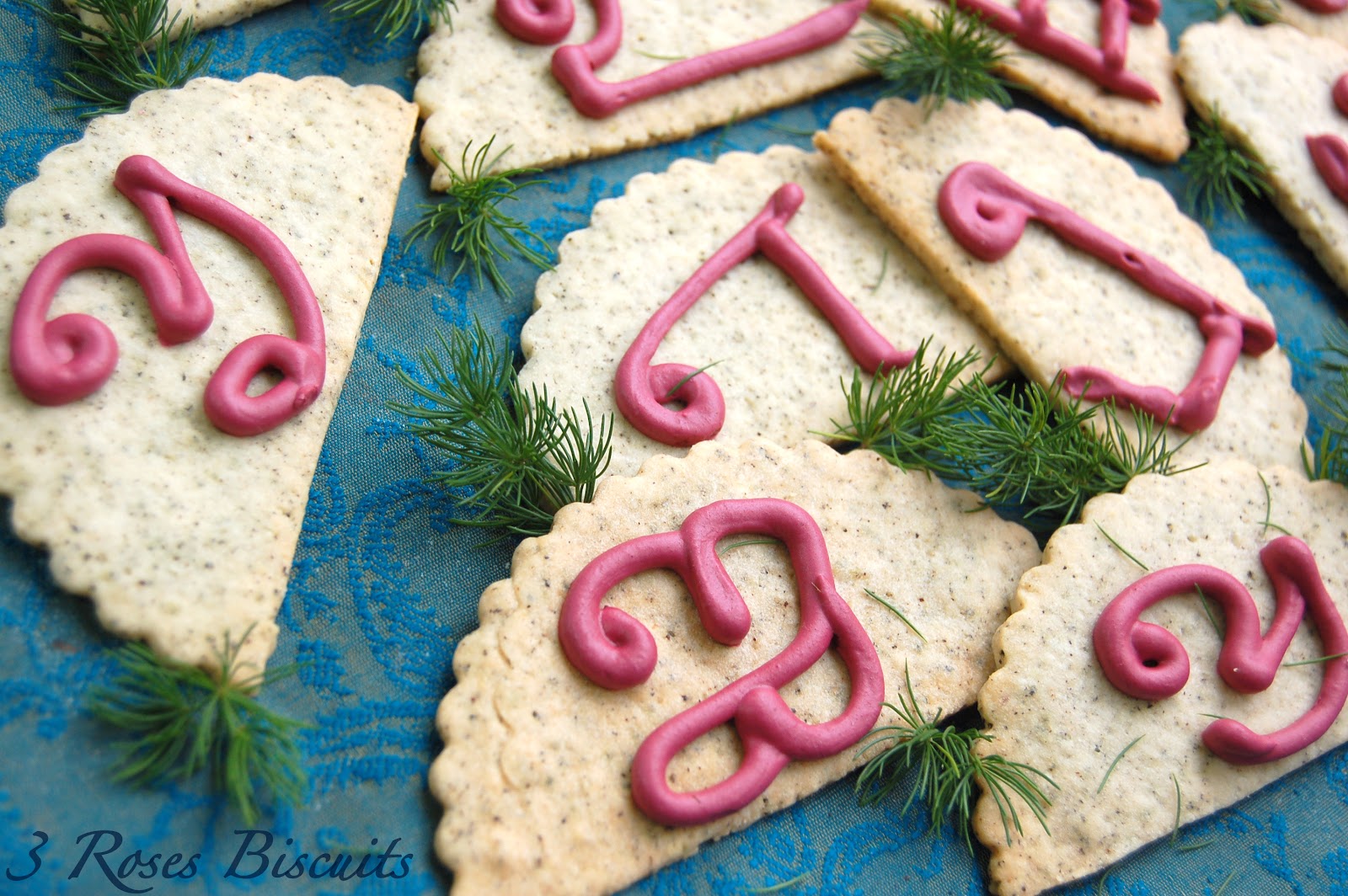 Kaarasaaram: 3 Roses Biscuits.