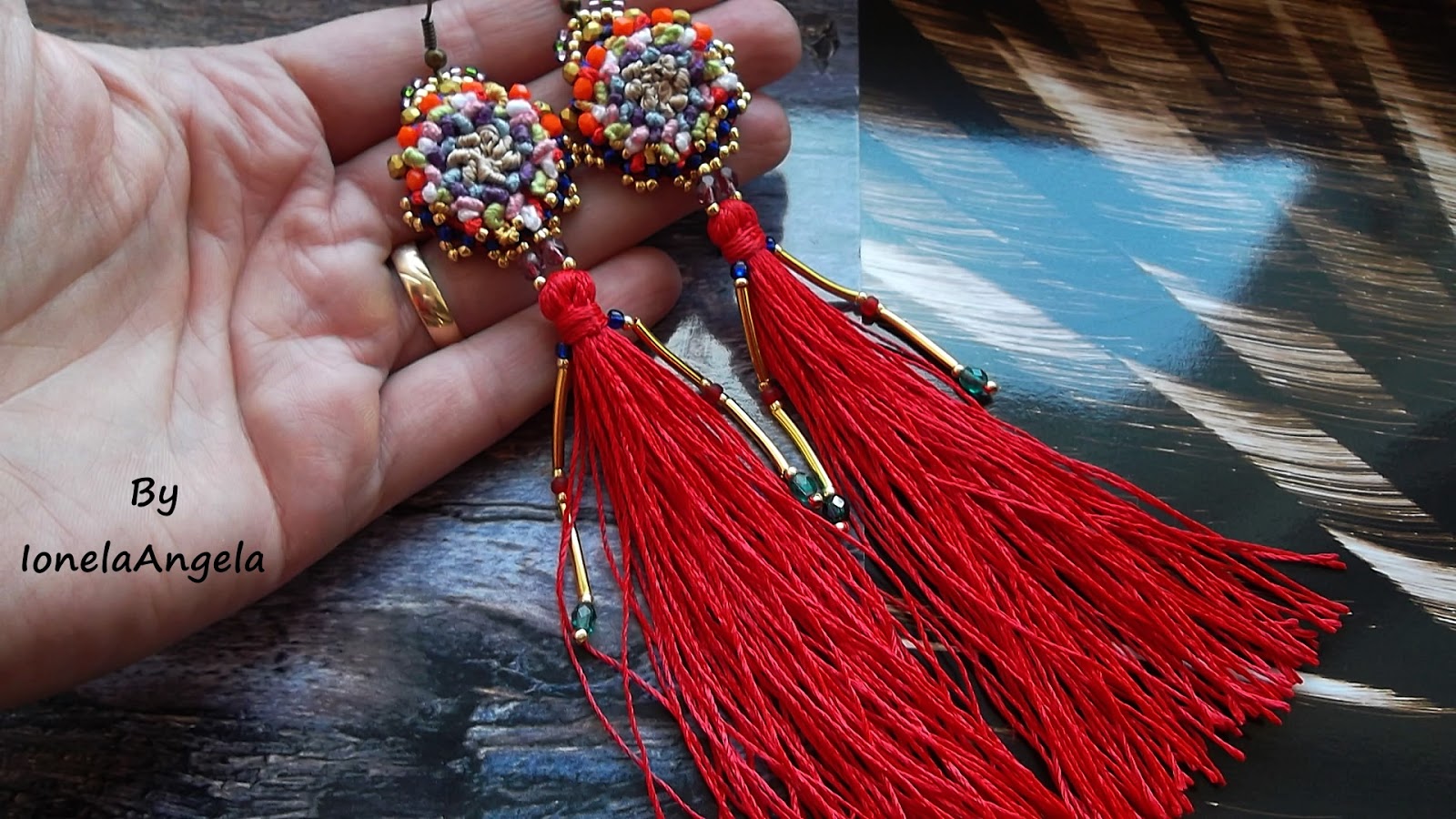 handmadecorner: Cercei cu ciucuri rosii brodati manual "Muguri noi ...