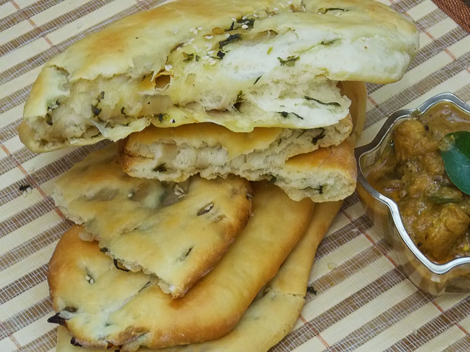 Madhavi's Cyber Kitchen: Stuffed Naan