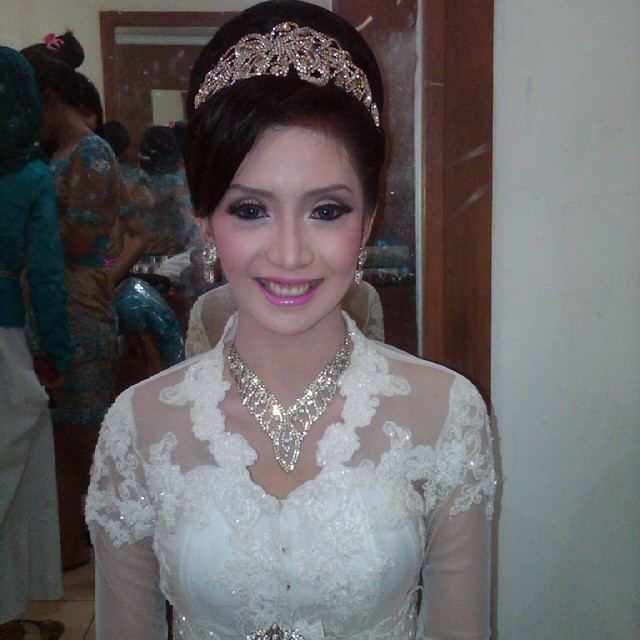 TATA RIAS PENGANTIN SANGGAR RIAS ALIKA