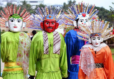 Annisa's Blog: Ondel-Ondel