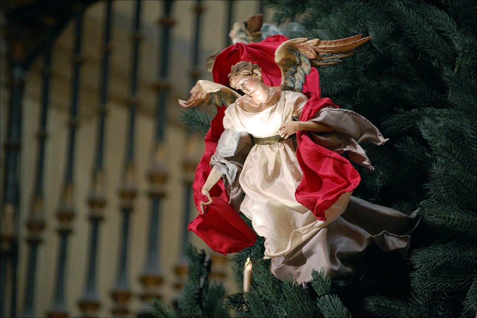 Il Regno: A Look at the 2015 Metropolitan Museum of Art’s Angel Tree ...
