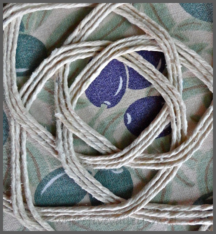 Where Five Valleys Meet: A piece of paper, a bit of string, and balls ...