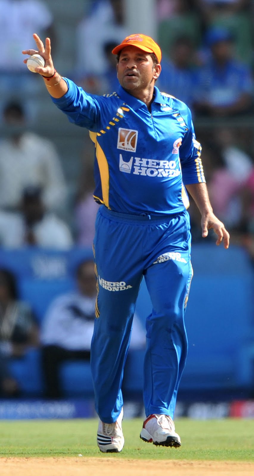 Mumbai Indians won by 7 wickets, Mumbai v Pune, IPL 2011, Mumbai - Live ...