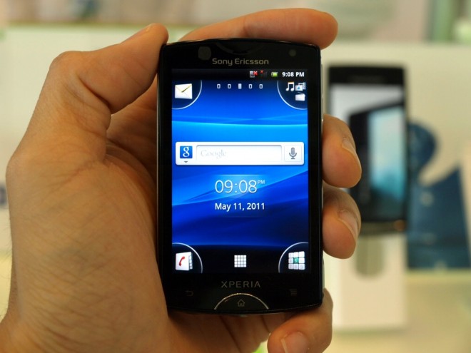 unlocked cell phones: Hands-on: Sony Ericsson XPERIA Mini and Mini Pro ...