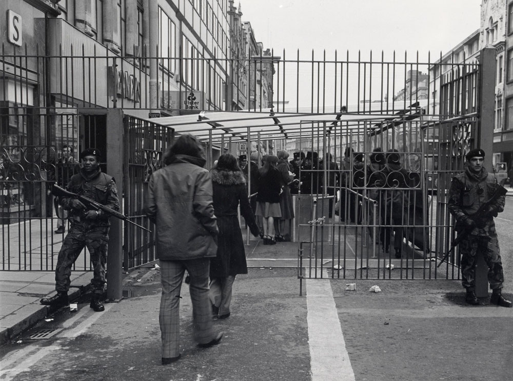 33 Vintage Photographs That Capture the Troubles in Northern Ireland ...