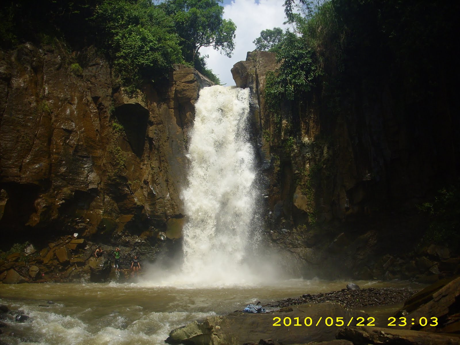 Indonesian Travel: Curug Gombong In Batang