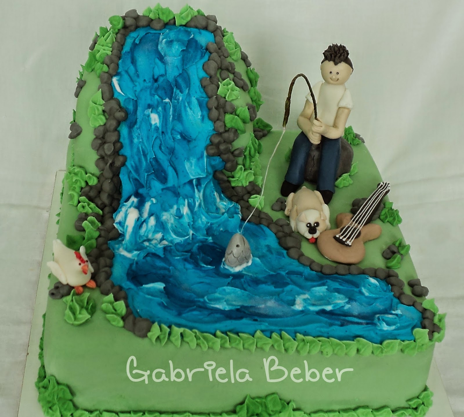 Gabriela Beber - Bolos e Doces Personalizados: Maio 2014