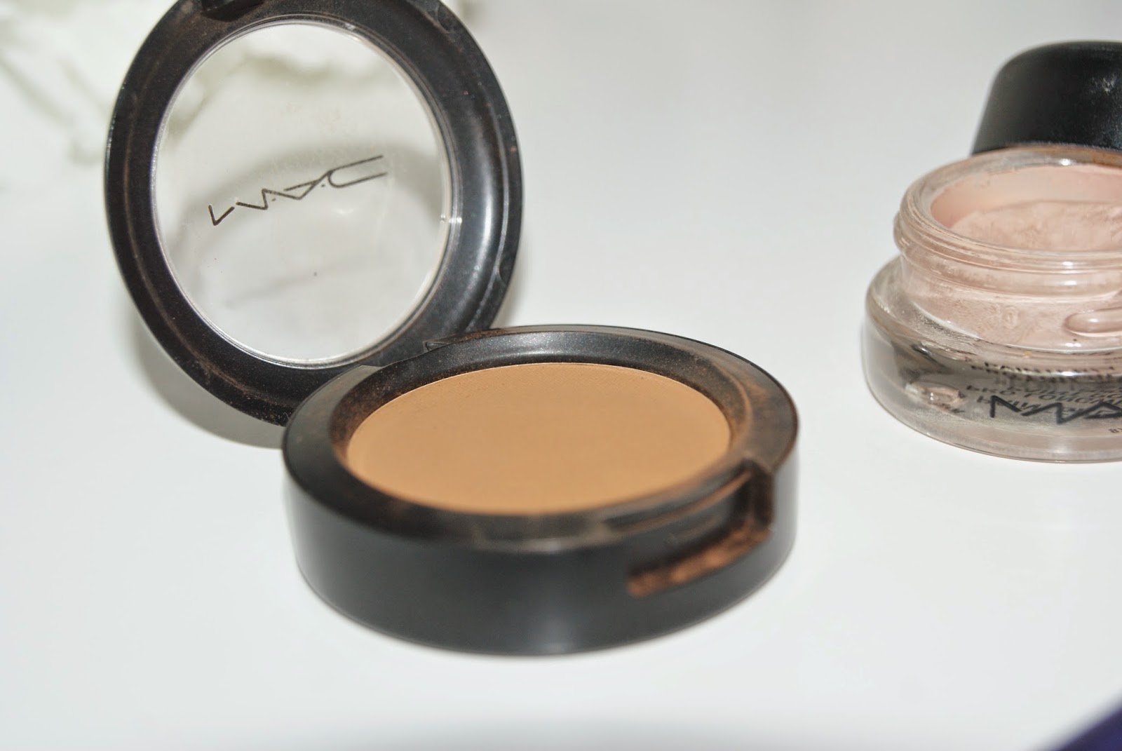 Beauty: Mac Uninterrupted Long-wear Eyeshadow - HKPR
