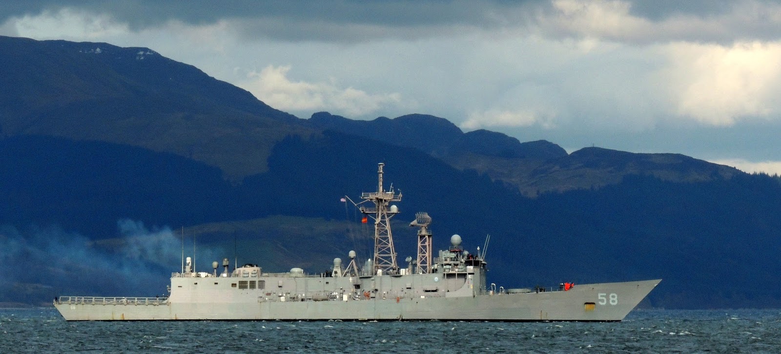 River Clyde Photography: USS Samuel B. Roberts (FFG-58)