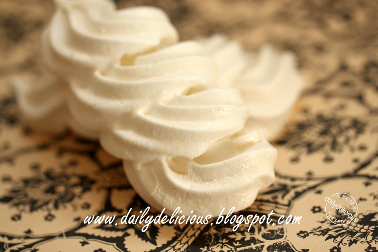 dailydelicious: Basic plain meringue : My white guilt!
