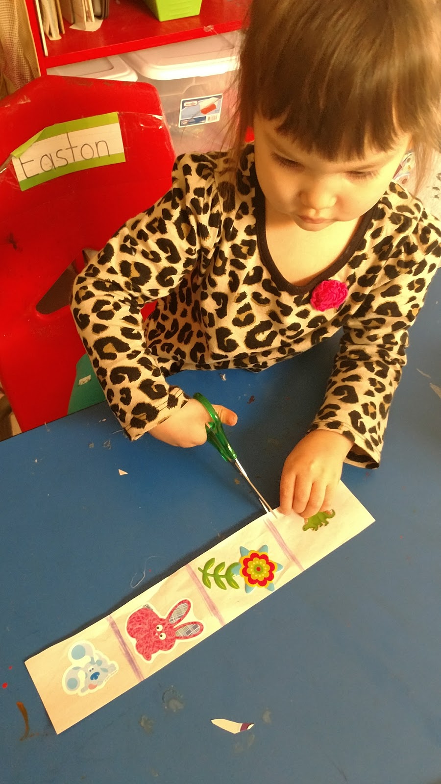 Mama Hoang: Simple Craft for Kids Who Love Stickers! Ages 2-5